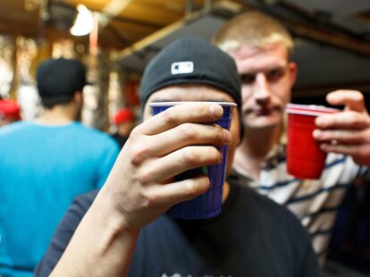 LA's 10 Frat Bars For Bros - Barneys Beanery Happy Ending The Parlor ...