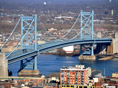 Reasons to cross the Ben Franklin Bridge - Thrillist
