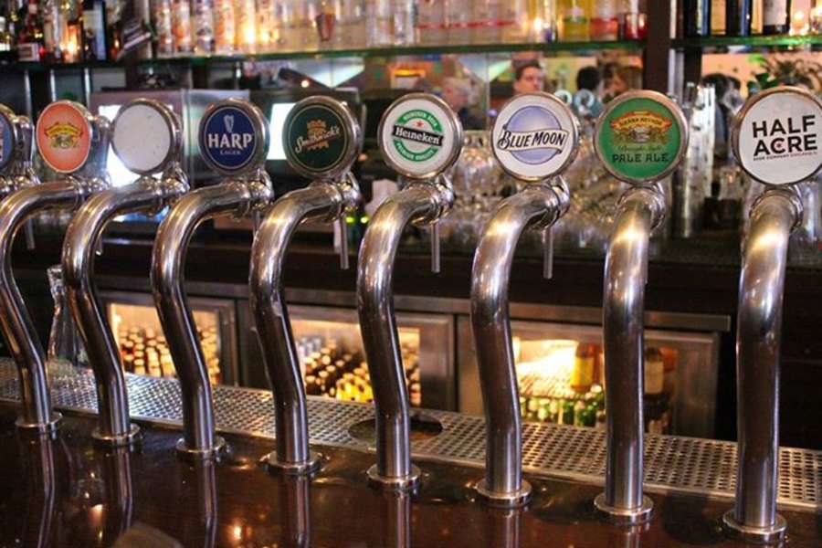 Emerald Loop Bar & Grill: A Bar in Chicago, IL - Thrillist