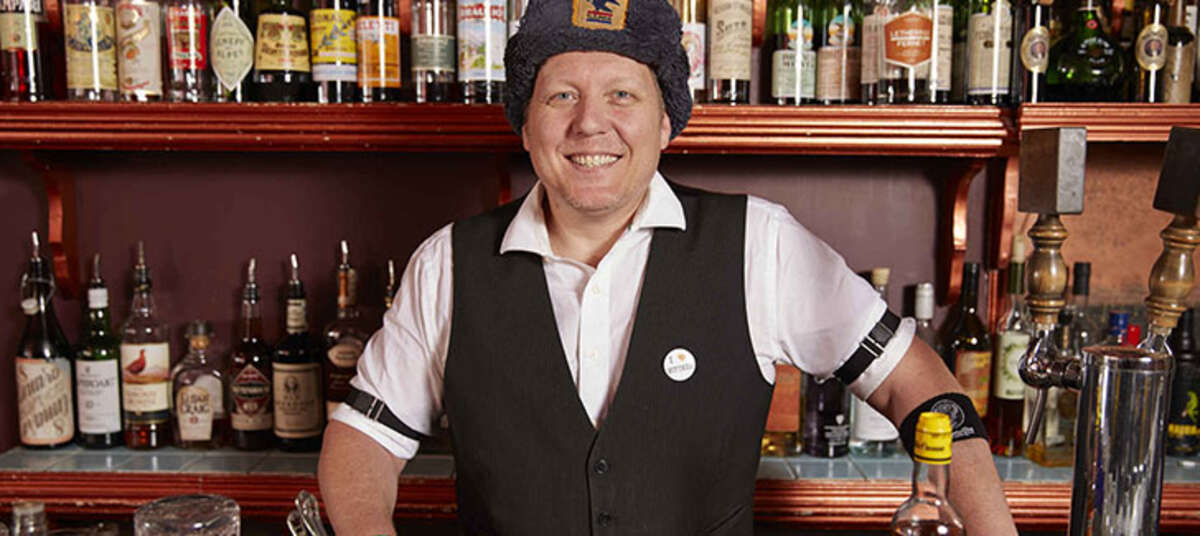 A top bartender reveals the secrets of creating a badass atmosphere ...