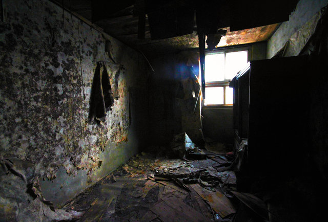 Abandoned Asylums - World's Most Terrifying Haunted Asylums