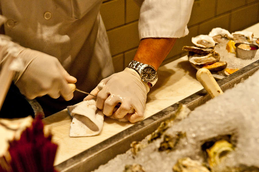 Kitchen Injuries - The Worst Things About Kitchens - Thrillist