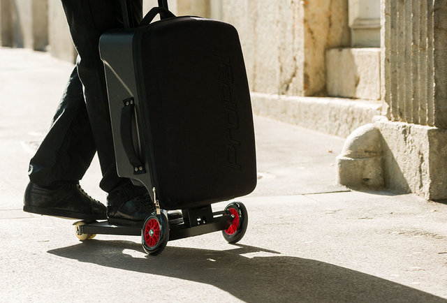 Scooter Suitcase from the Kickstarter-backed Company Olaf