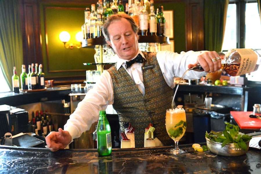 Round Robin Bar: A Bar in Washington, D.C. - Thrillist