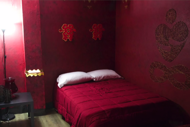 A Professional Cuddle Store Gets Up to 10,000 Customers in First Week ...