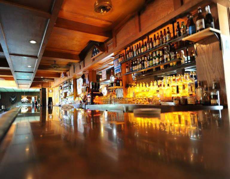 Lancers Cocktail Lounge: A Bar in San Diego, CA - Thrillist