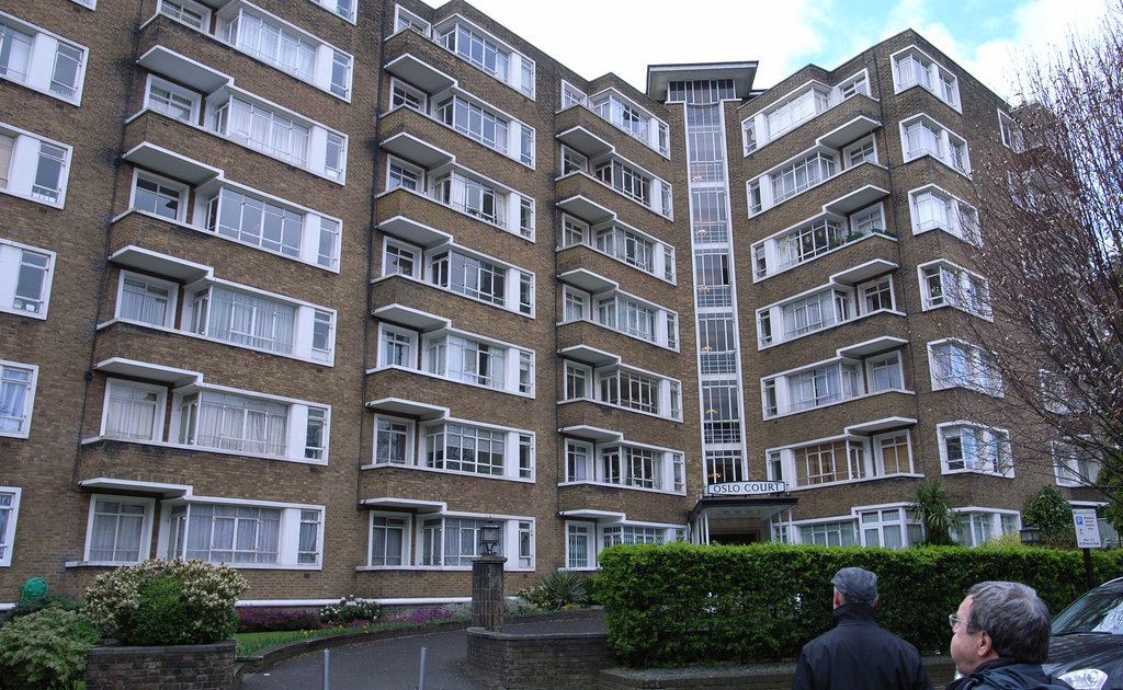 Oslo Court: A London, United Kingdom Restaurant.