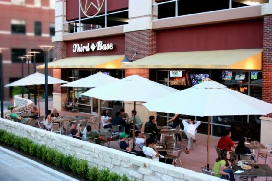 Third Base Sports Bar: A Bar in Austin, TX - Thrillist