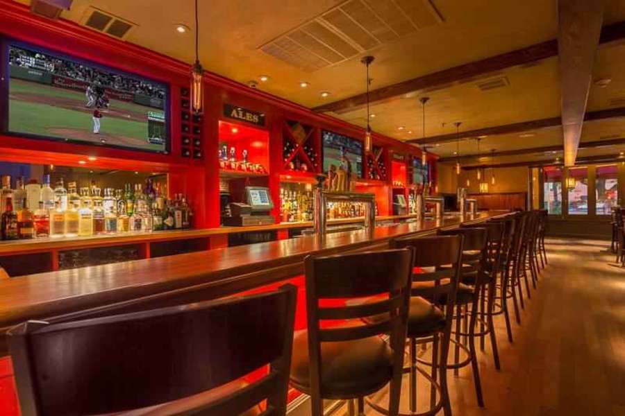 Tap Trailhouse: A Bar in Boston, MA - Thrillist