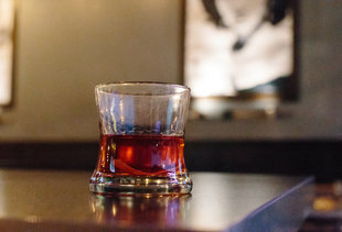 Swift Lounge: A Portland, OR Bar.