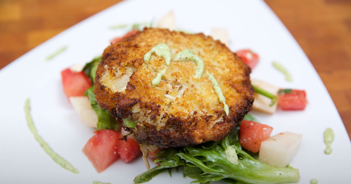 Crab Cakes with Grilled Poblano Remoulade and Jicama Salad - Thrillist