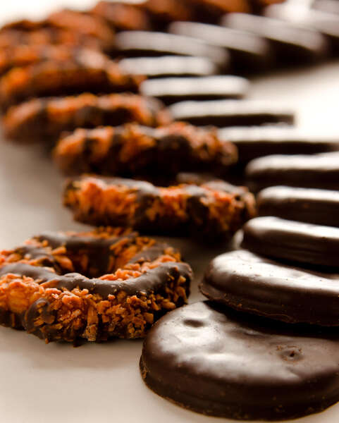 New Girl Scout Cookies Toffee Tastic And Rah Rah Raisins Thrillist