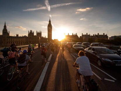 Habits of Highly Effective Londoners - Thrillist