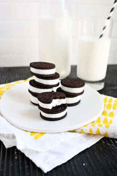 Oreo Jell-O Shots from A Beautiful Mess - Thrillist