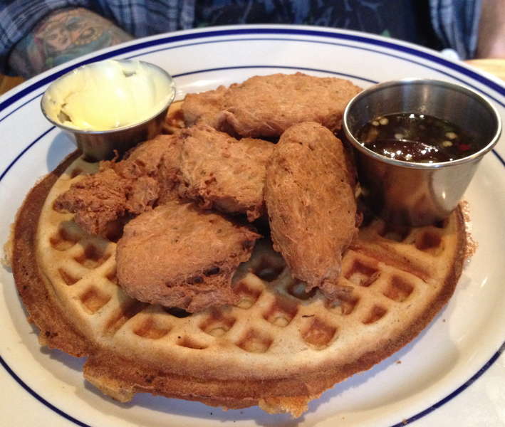 Palomino Bar: A Restaurant in Milwaukee, WI - Thrillist