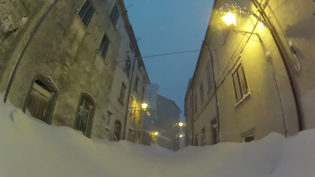 Italian Town Of Capracotta Snow Reached Record Amounts of 8 Feet In 24 ...