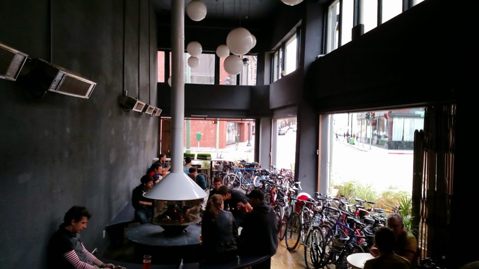 Best Uptown Oakland Bars and Restaurants Near The Fox Theater - Thrillist