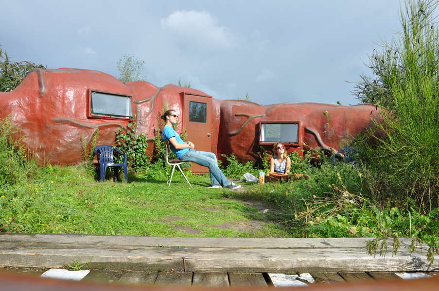 Weird Hotels: Clown Motel, Panda Inn, and CasAnus Are The World's ...