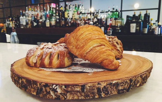 Grand Prize Bar - Thrillist Houston