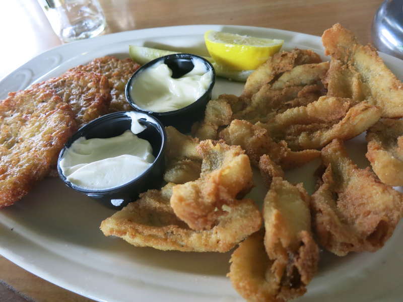 Steve's Lounge: A Restaurant in Chicago, IL - Thrillist