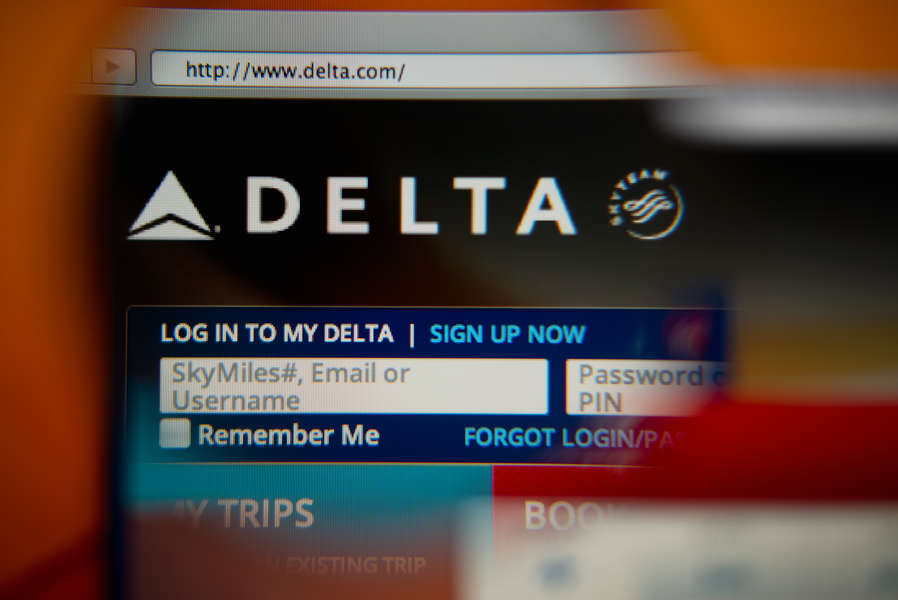 Free Flights: Delta Air Lines Gift Back Project Rewards Nice People ...