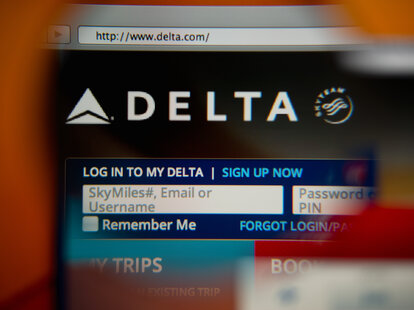 Free Flights: Delta Air Lines Gift Back Project Rewards Nice People ...