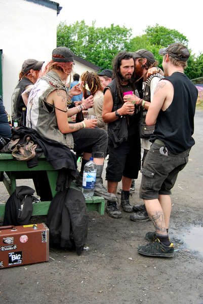 People You’ll Definitely See On Dirty Sixth - Thrillist