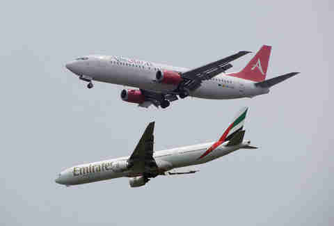 Why Do Planes Fly At 36,000 Feet? What Is An Airplane's Altitude ...