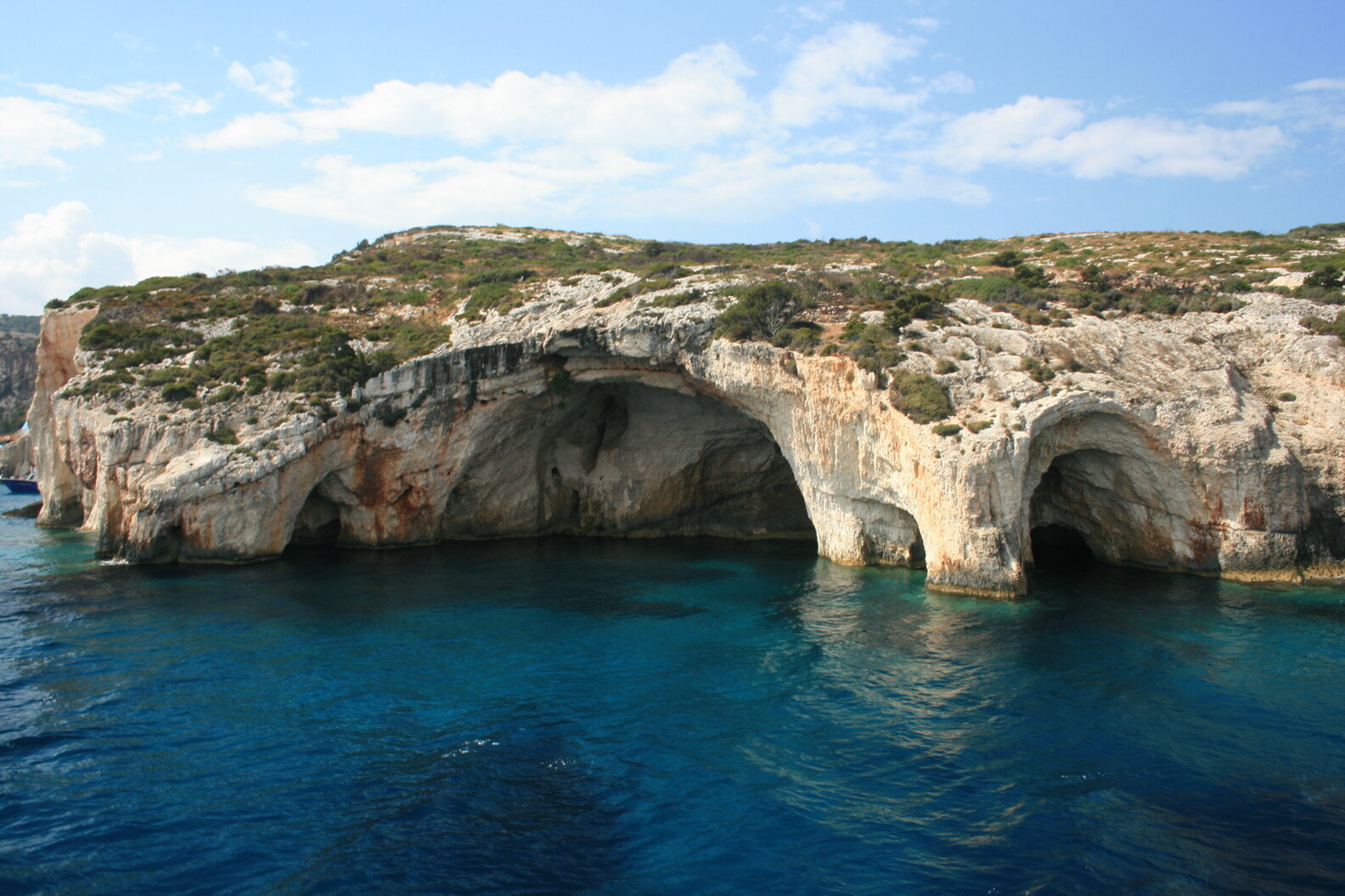 Best Sea Caves in the World - Fingal's Cave, Blue Grotto, and More ...