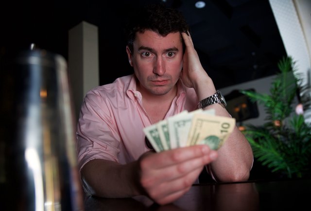 How to Tip Correctly At the Bar For Any Situation, Gratuities for ...