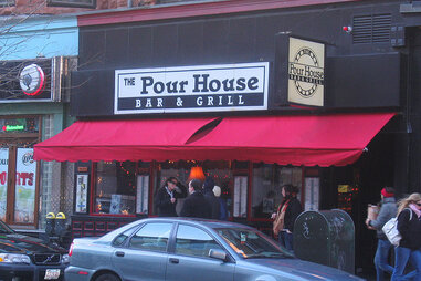 Boston Bars 30 Year Olds Cannot Go To - Thrillist