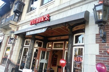 Boston Bars 30 Year Olds Cannot Go To - Thrillist