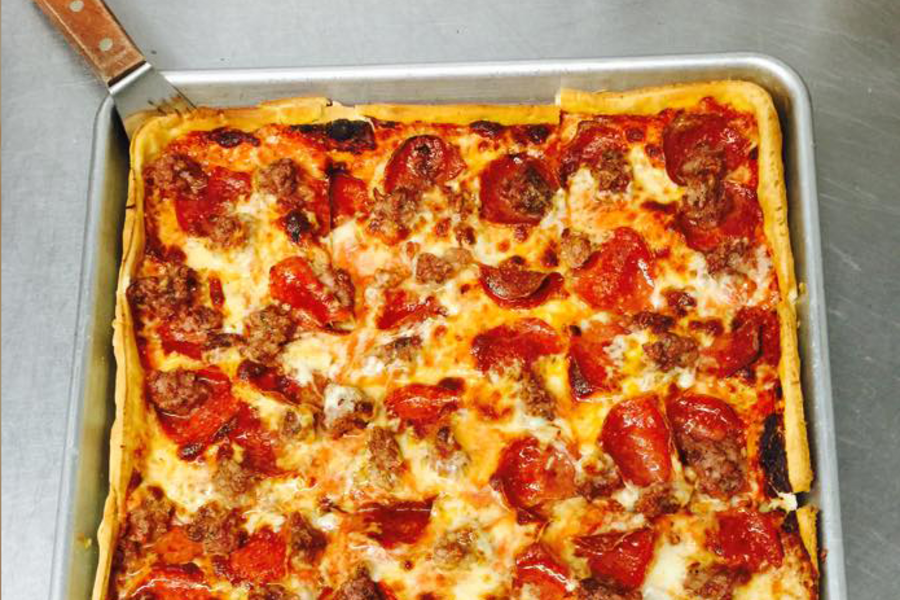 Little DeMarinis Pizza: A Restaurant in Milwaukee, WI - Thrillist