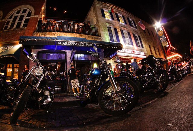 Austin Bars You Can't Go to Over the Age of 30