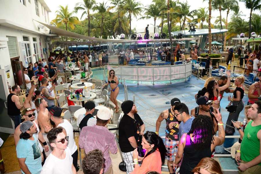 The Best Miami Bar For (Almost) Every Occasion - Thrillist