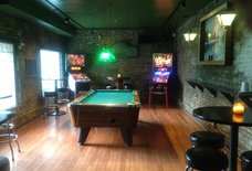 Green Eye Lounge: A Chicago, IL Bar.