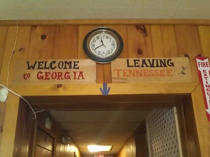 Bars And Restaurants Where You Can You Drink In Two States At Once ...