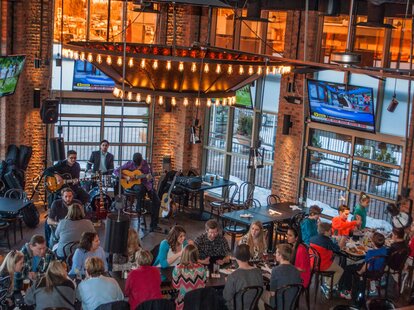 Rochester Tap Room: A Bar in Troy, MI - Thrillist