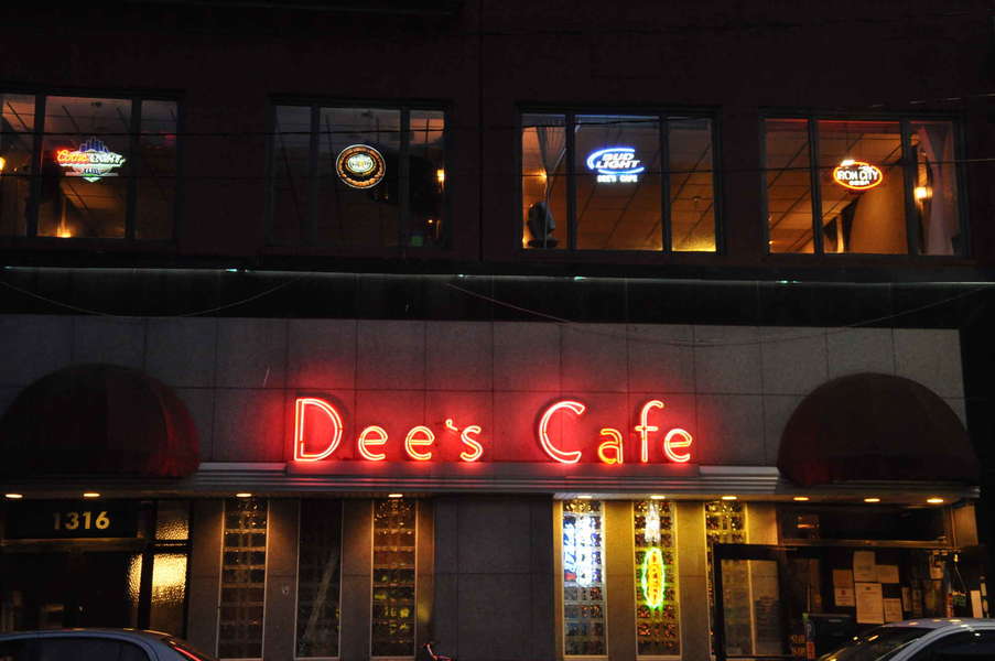 Dee's Cafe: A Bar in Pittsburgh, PA - Thrillist