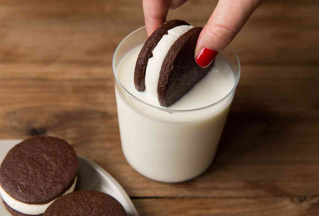Homemade Triple Stuf Oreos — Thrillist Recipes