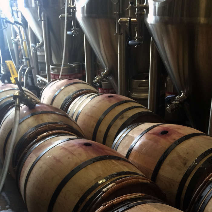 Best USC Bars - Nine-O Traddies And More In Exposition Park LA