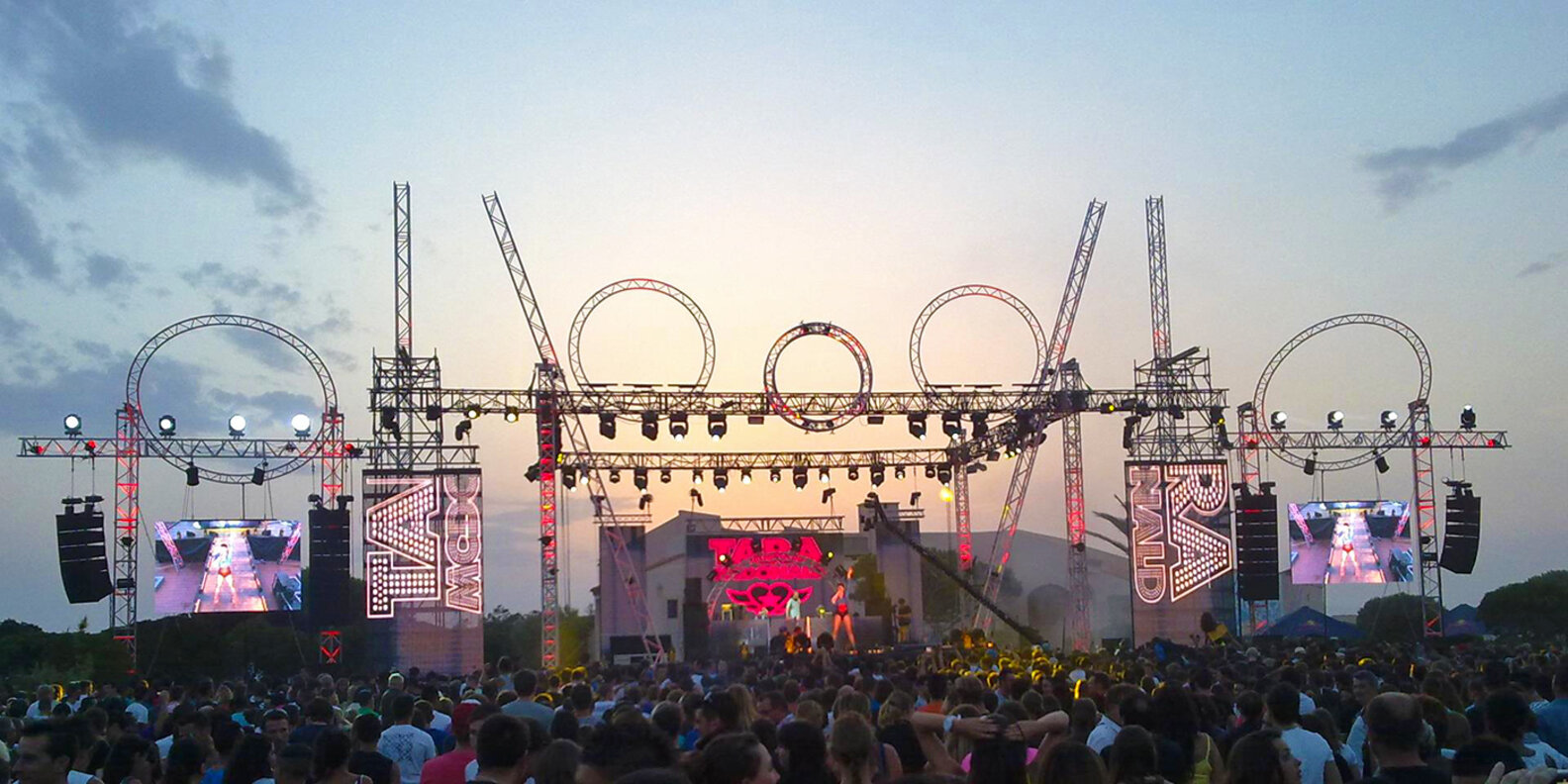 The 10 Best Beach Parties in the World - Thrillist