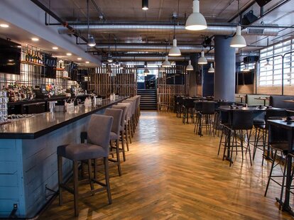 Highline Pizza Bar: A Bar in Chicago, IL - Thrillist