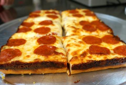 Midwest Pizza Co.: A Portland, OR Restaurant.