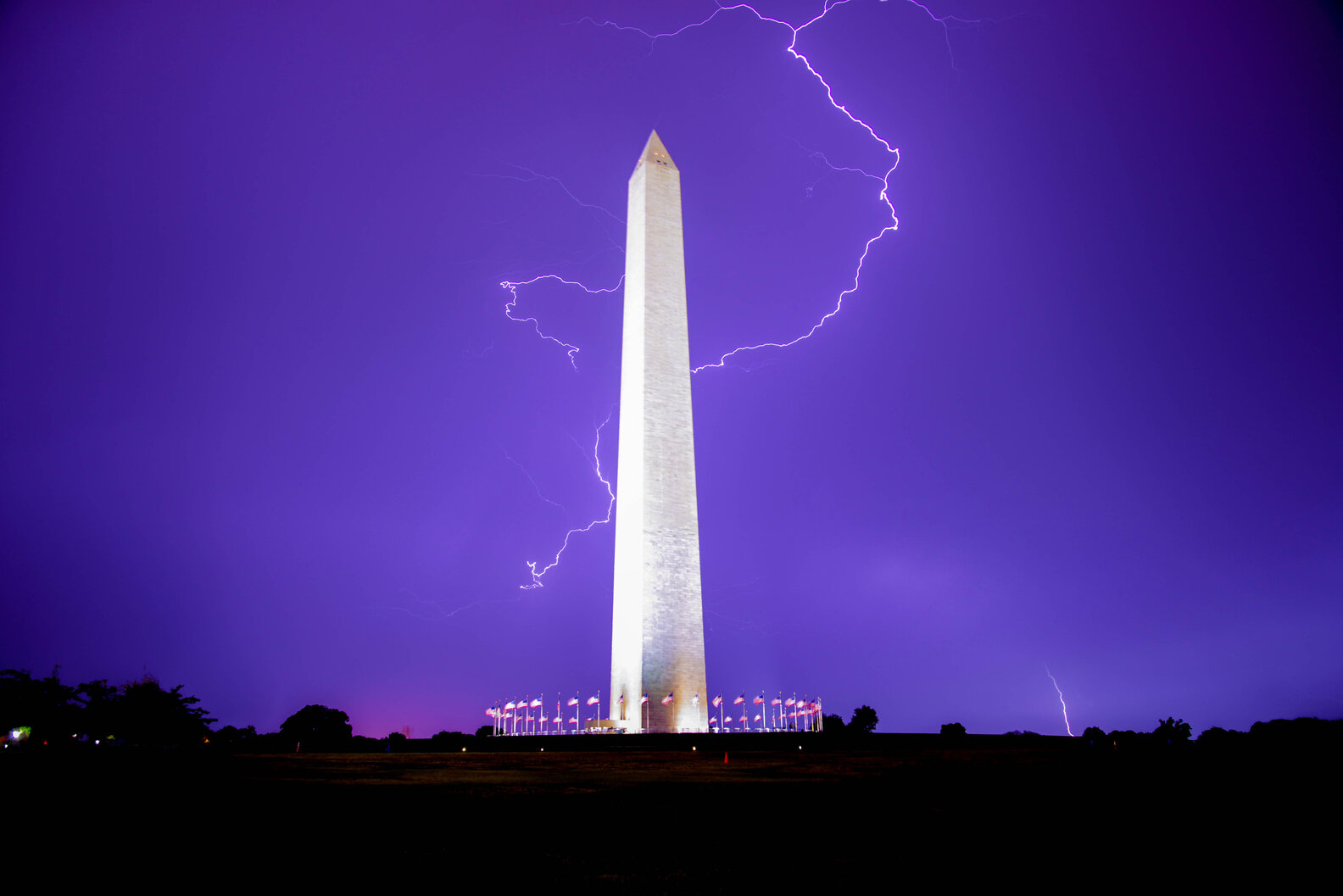 Lightning Strikes World Landmarks - Thrillist