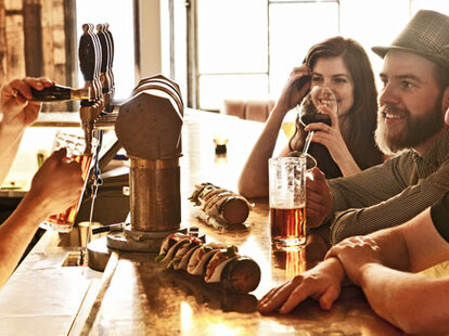 Hack Your Night Out: Tips From Bartenders, Hosts, and Servers - Thrillist