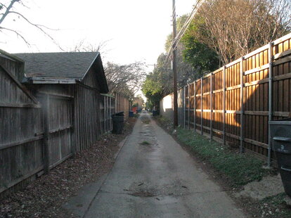 Exploring Alleys in Suburban Dallas - Thrillist
