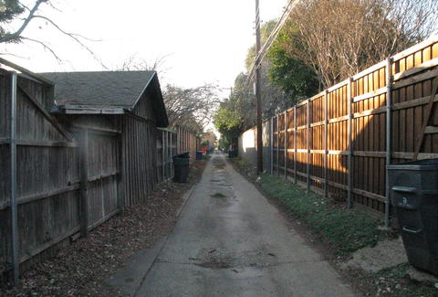 Exploring Alleys in Suburban Dallas - Thrillist