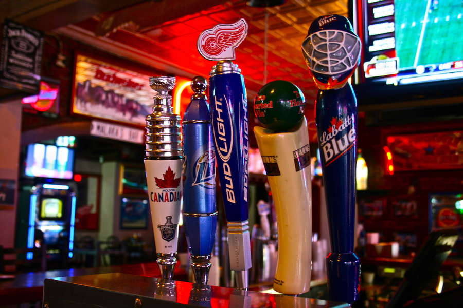 Detroiter Bar: A Bar in Detroit, MI - Thrillist