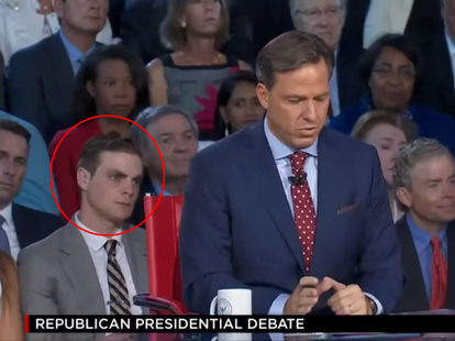 Mystery Man Behind Jake Tapper at GOP Debate Sparks Twitter Obsession ...